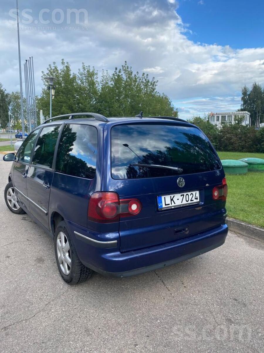 Zils Volkswagen Sharan 2008 Rīga, ar dzinēja tilpumu 2.00 L un nobraukumu 415 tūkst. km par 3100 €, foto 7 vietnē AUTOMOTO.COM.LV