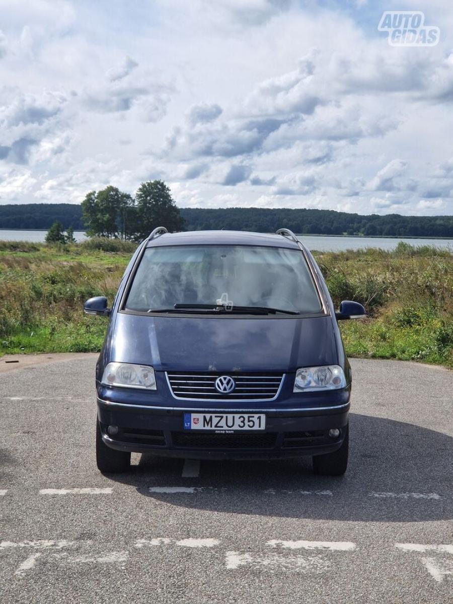 Blue Volkswagen Sharan 2008 in Klaipeda, with an engine capacity of 2.00 L and mileage of 370 thousand km for 3000 €, photo 4 on AUTOMOTO.COM.LV