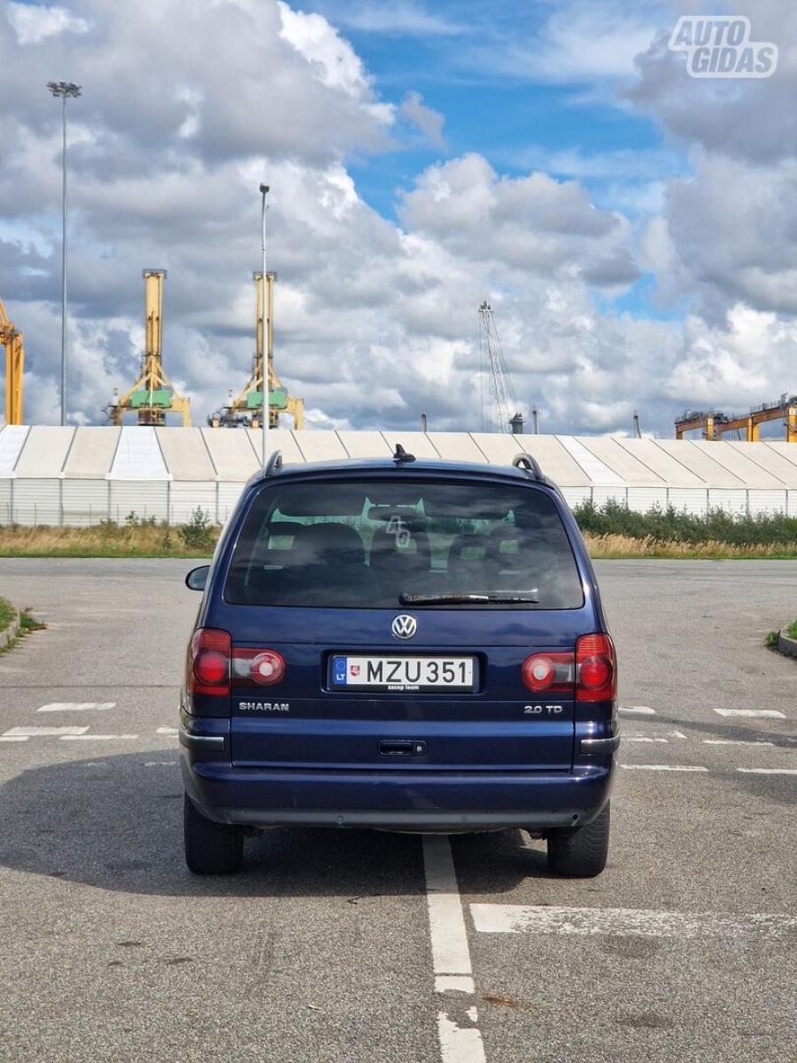 Blue Volkswagen Sharan 2008 in Klaipeda, with an engine capacity of 2.00 L and mileage of 370 thousand km for 3000 €, photo 7 on AUTOMOTO.COM.LV