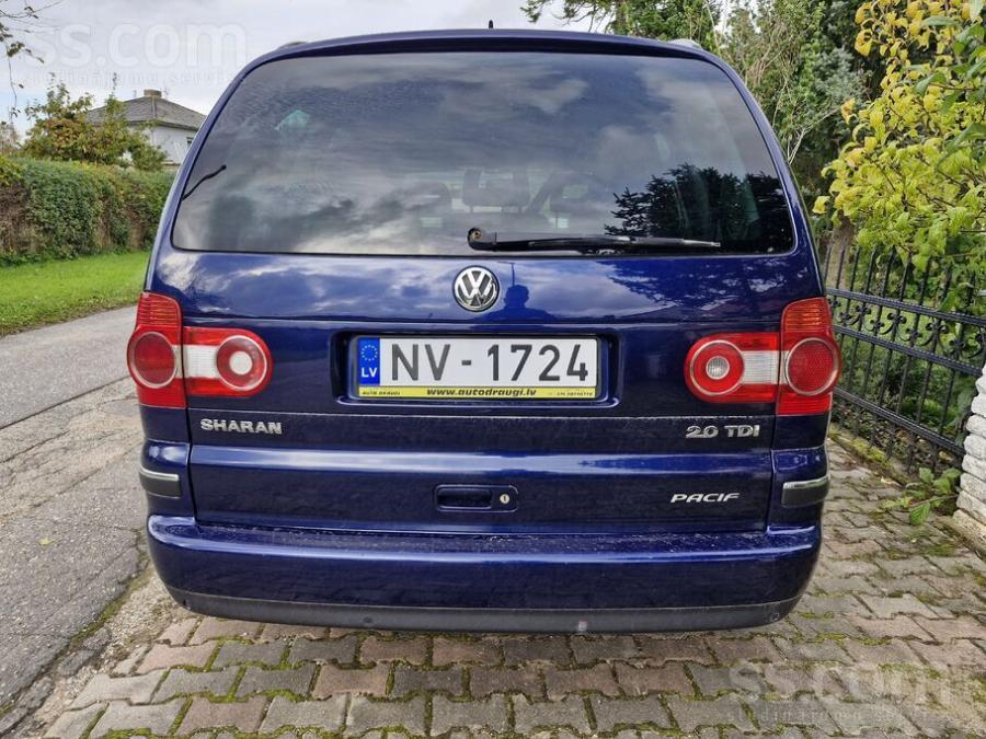 Blue Volkswagen Sharan 2008 in Talsi, with an engine capacity of 2.00 L and mileage of 286 thousand km for 3199 €, photo 6 on AUTOMOTO.COM.LV