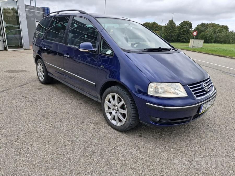 Blue Volkswagen Sharan 2008 in Talsi, with an engine capacity of 2.00 L and mileage of 286 thousand km for 3199 €, photo 7 on AUTOMOTO.COM.LV