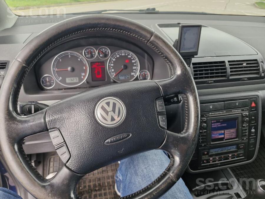 Blue Volkswagen Sharan 2008 in Talsi, with an engine capacity of 2.00 L and mileage of 286 thousand km for 3199 €, photo 9 on AUTOMOTO.COM.LV