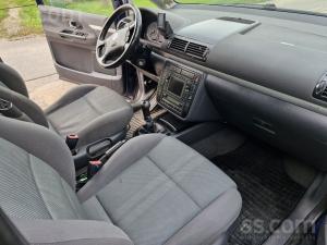 Blue Volkswagen Sharan 2008 in Talsi, with an engine capacity of 2.00 L and mileage of 286 thousand km for 3199 €, photo 13 on AUTOMOTO.COM.LV