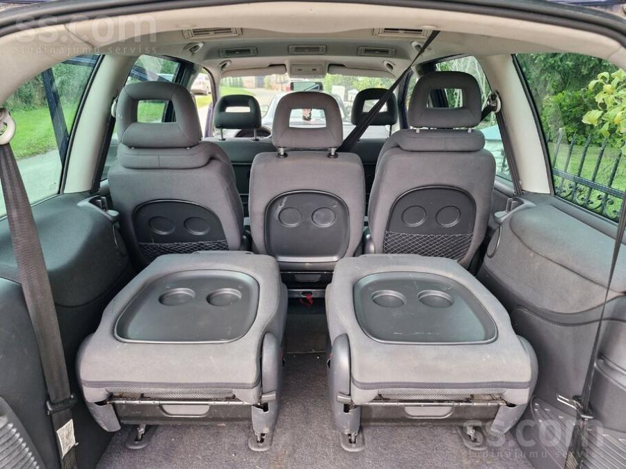 Blue Volkswagen Sharan 2008 in Talsi, with an engine capacity of 2.00 L and mileage of 286 thousand km for 3199 €, photo 16 on AUTOMOTO.COM.LV