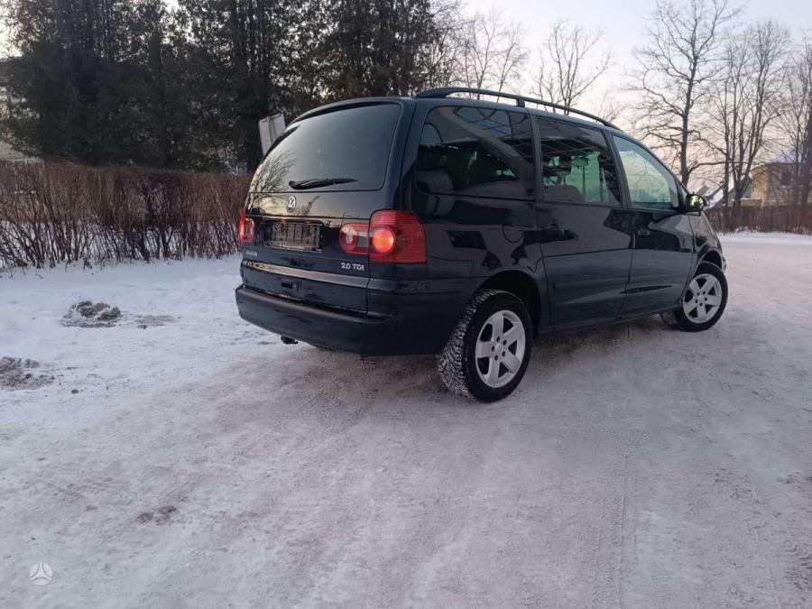 Zils Volkswagen Sharan 2009 Kelmė, ar dzinēja tilpumu 1.97 L un nobraukumu 209 tūkst. km par 4450 €, foto 5 vietnē AUTOMOTO.COM.LV