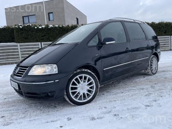 Blue Volkswagen Sharan 2009 in Riga, with an engine capacity of 2.00 L and mileage of 279 thousand km for 3950 €, photo 2 on AUTOMOTO.COM.LV