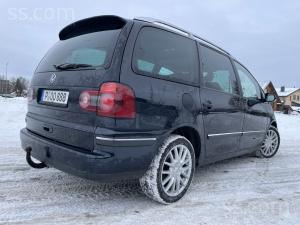 Zils Volkswagen Sharan 2009 Rīga, ar dzinēja tilpumu 2.00 L un nobraukumu 279 tūkst. km par 3950 €, foto 3 vietnē AUTOMOTO.COM.LV