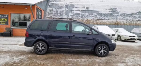 Zils Volkswagen Sharan 2009 Valmiera, ar dzinēja tilpumu 2.00 L un nobraukumu 332 tūkst. km par 2650 €, foto 2 vietnē AUTOMOTO.COM.LV