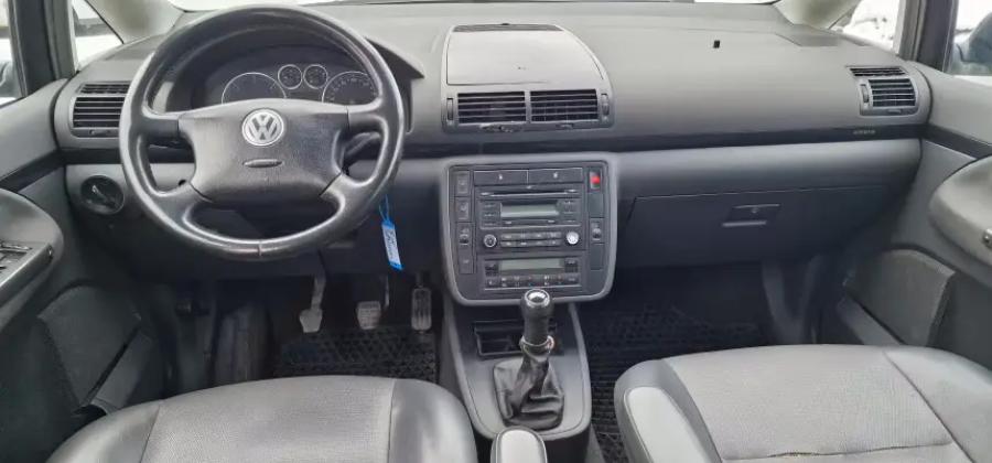 Zils Volkswagen Sharan 2009 Valmiera, ar dzinēja tilpumu 2.00 L un nobraukumu 332 tūkst. km par 2650 €, foto 8 vietnē AUTOMOTO.COM.LV