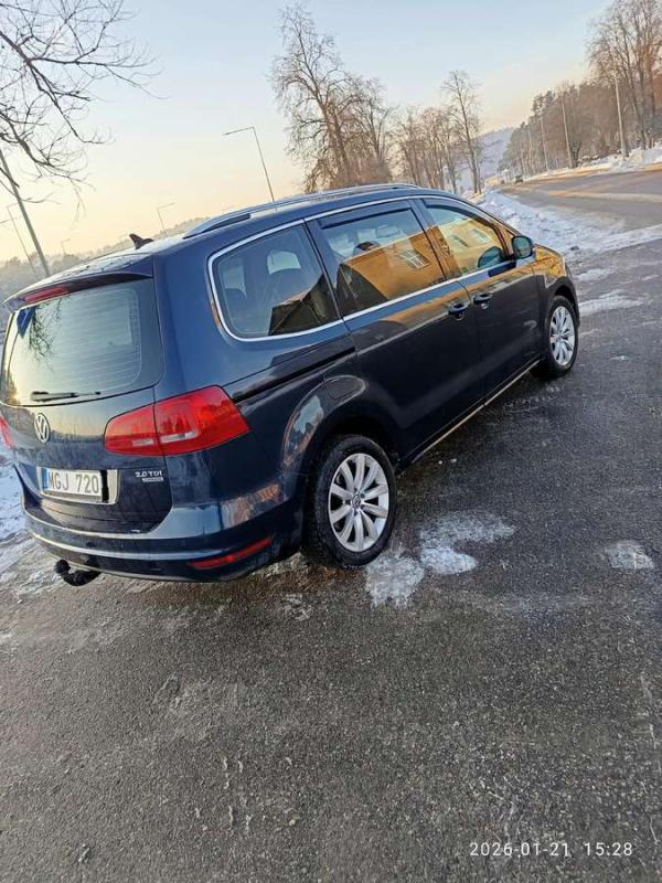 Blue Volkswagen Sharan 2010 in Vilnius, with an engine capacity of 1.97 L and mileage of 317 thousand km for 7200 €, photo 5 on AUTOMOTO.COM.LV