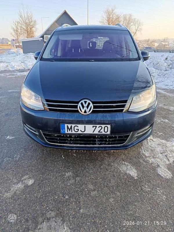 Blue Volkswagen Sharan 2010 in Vilnius, with an engine capacity of 1.97 L and mileage of 317 thousand km for 7200 €, photo 7 on AUTOMOTO.COM.LV