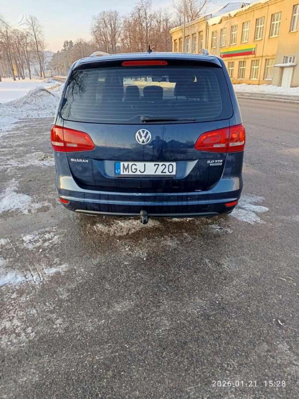 Blue Volkswagen Sharan 2010 in Vilnius, with an engine capacity of 1.97 L and mileage of 317 thousand km for 7200 €, photo 8 on AUTOMOTO.COM.LV