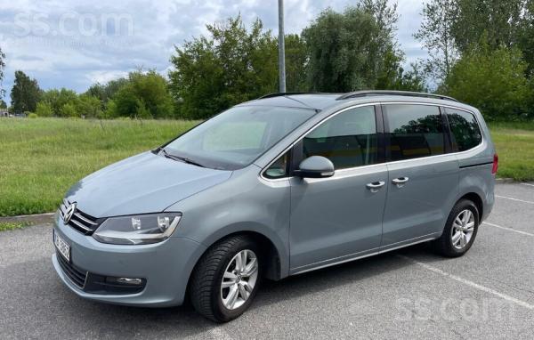 Blue Volkswagen Sharan 2010 in Riga, with an engine capacity of 2.00 L and mileage of 292 thousand km for 5950 €, photo 2 on AUTOMOTO.COM.LV