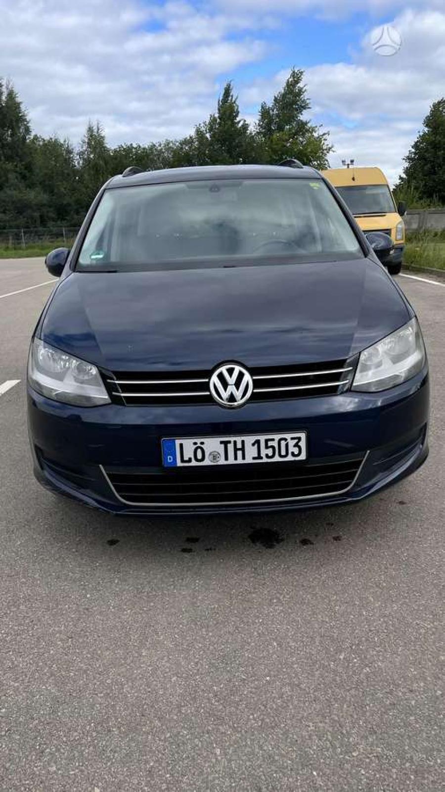 Blue Volkswagen Sharan 2010 in Telschi, with an engine capacity of 1.39 L and mileage of 217 thousand km for 3750 €, photo 1 on AUTOMOTO.COM.LV