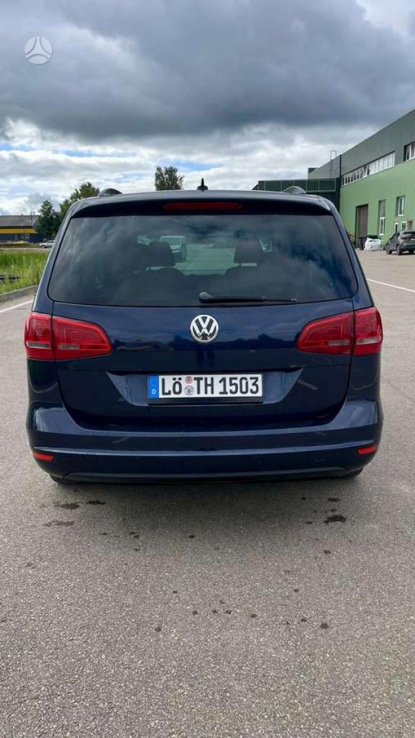 Volkswagen Sharan 2010 in Telschi on AUTOMOTO.COM.LV Blue Volkswagen Sharan 2010 in Telschi, with an engine capacity of 1.39 L and mileage of 217 thousand km for 3750 €, photo 3 on AUTOMOTO.COM.LV