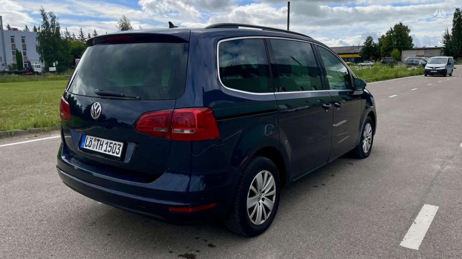 Blue Volkswagen Sharan 2010 in Telschi, with an engine capacity of 1.39 L and mileage of 217 thousand km for 3750 €, photo 9 on AUTOMOTO.COM.LV