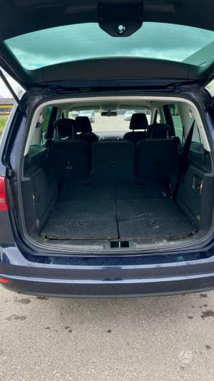 Blue Volkswagen Sharan 2010 in Telschi, with an engine capacity of 1.39 L and mileage of 217 thousand km for 3750 €, photo 10 on AUTOMOTO.COM.LV