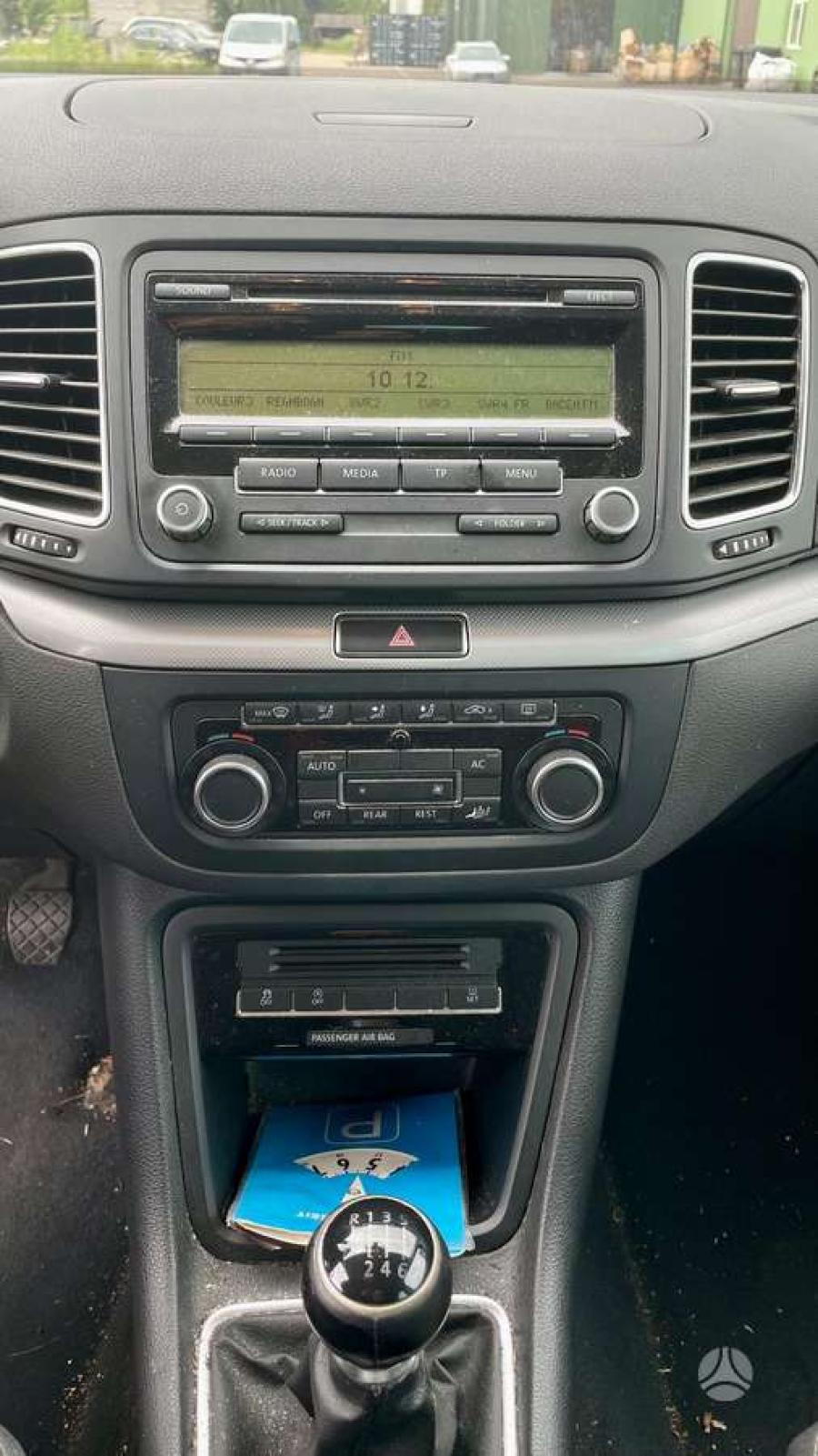 Blue Volkswagen Sharan 2010 in Telschi, with an engine capacity of 1.39 L and mileage of 217 thousand km for 3750 €, photo 13 on AUTOMOTO.COM.LV