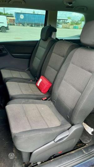 Blue Volkswagen Sharan 2010 in Telschi, with an engine capacity of 1.39 L and mileage of 217 thousand km for 3750 €, photo 15 on AUTOMOTO.COM.LV
