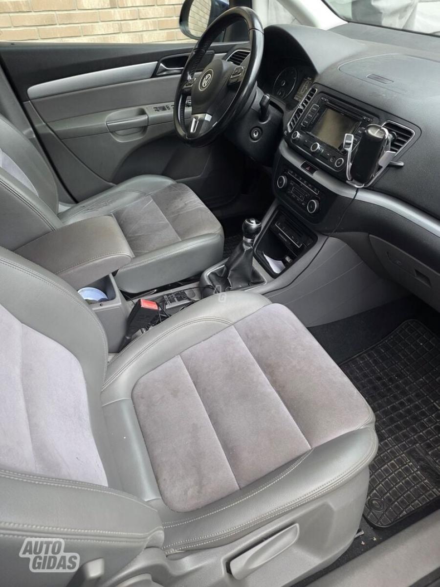 Zils Volkswagen Sharan 2010 Viļņa, ar dzinēja tilpumu 2.00 L un nobraukumu 261 tūkst. km par 7200 €, foto 12 vietnē AUTOMOTO.COM.LV