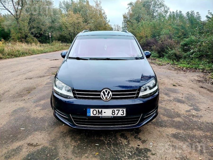 Blue Volkswagen Sharan 2010 in Riga, with an engine capacity of 2.00 L and mileage of 260 thousand km for 5500 €, photo 4 on AUTOMOTO.COM.LV
