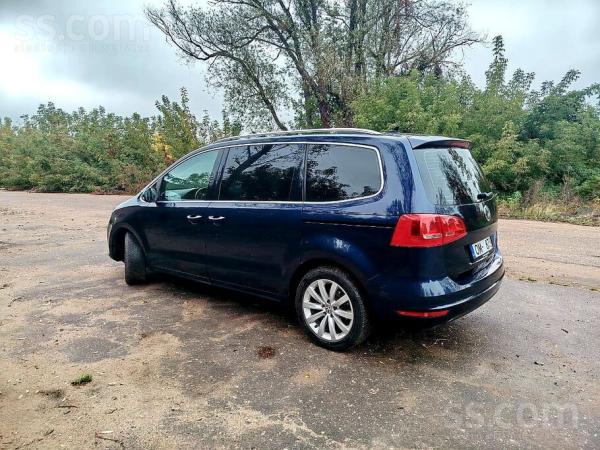 Blue Volkswagen Sharan 2010 in Riga, with an engine capacity of 2.00 L and mileage of 260 thousand km for 5500 €, photo 6 on AUTOMOTO.COM.LV