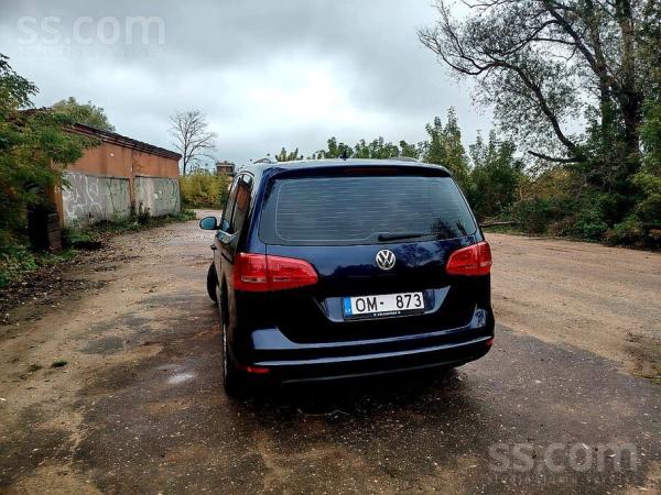 Blue Volkswagen Sharan 2010 in Riga, with an engine capacity of 2.00 L and mileage of 260 thousand km for 5500 €, photo 7 on AUTOMOTO.COM.LV