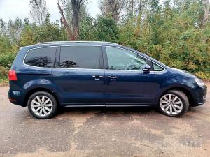 Blue Volkswagen Sharan 2010 in Riga, with an engine capacity of 2.00 L and mileage of 260 thousand km for 5500 €, photo 8 on AUTOMOTO.COM.LV