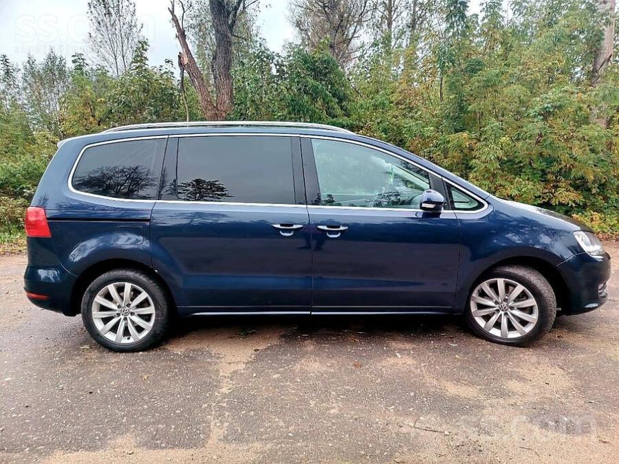 Blue Volkswagen Sharan 2010 in Riga, with an engine capacity of 2.00 L and mileage of 260 thousand km for 5500 €, photo 8 on AUTOMOTO.COM.LV