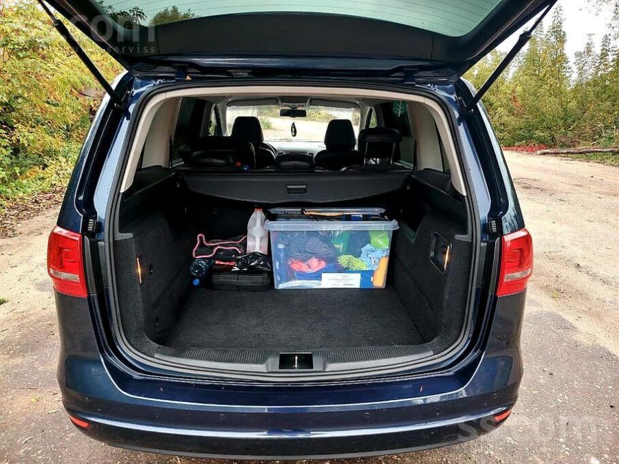 Blue Volkswagen Sharan 2010 in Riga, with an engine capacity of 2.00 L and mileage of 260 thousand km for 5500 €, photo 10 on AUTOMOTO.COM.LV