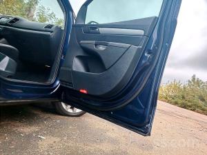 Blue Volkswagen Sharan 2010 in Riga, with an engine capacity of 2.00 L and mileage of 260 thousand km for 5500 €, photo 20 on AUTOMOTO.COM.LV