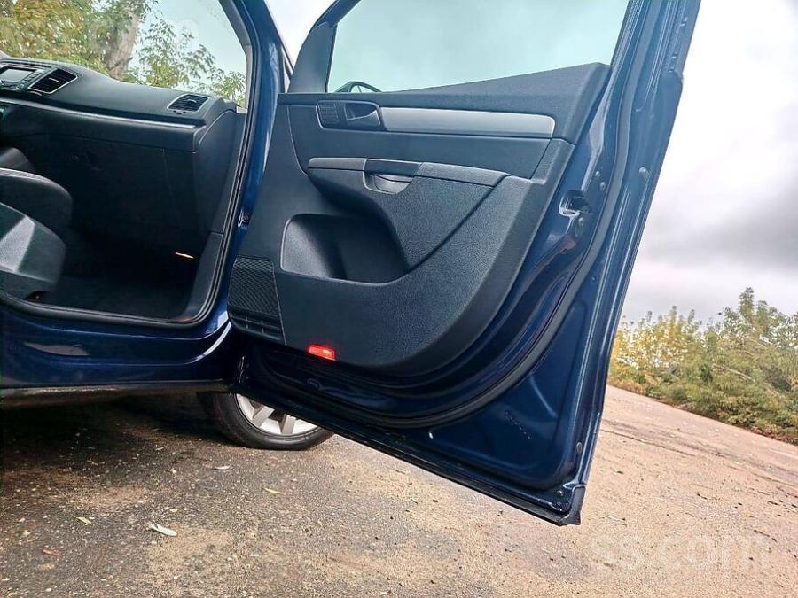 Blue Volkswagen Sharan 2010 in Riga, with an engine capacity of 2.00 L and mileage of 260 thousand km for 5500 €, photo 20 on AUTOMOTO.COM.LV