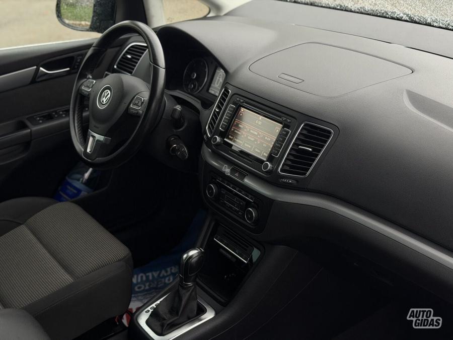 Zils Volkswagen Sharan 2010 Rokiškis, ar dzinēja tilpumu 2.00 L un nobraukumu 161 tūkst. km par 5950 €, foto 19 vietnē AUTOMOTO.COM.LV