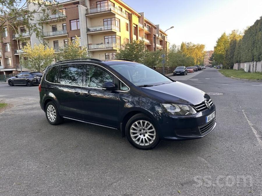 Blue Volkswagen Sharan 2011 in Jurmala, with an engine capacity of 2.00 L and mileage of 242 thousand km for 7500 €, photo 3 on AUTOMOTO.COM.LV