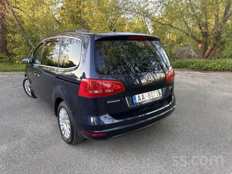 Blue Volkswagen Sharan 2011 in Jurmala, with an engine capacity of 2.00 L and mileage of 242 thousand km for 7500 €, photo 4 on AUTOMOTO.COM.LV