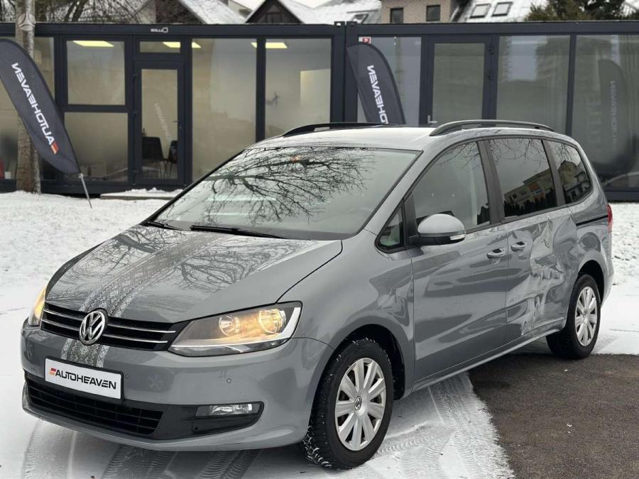 Blue Volkswagen Sharan 2011 in Vilnius, with an engine capacity of 1.97 L and mileage of 278 thousand km for 5900 €, photo 1 on AUTOMOTO.COM.LV