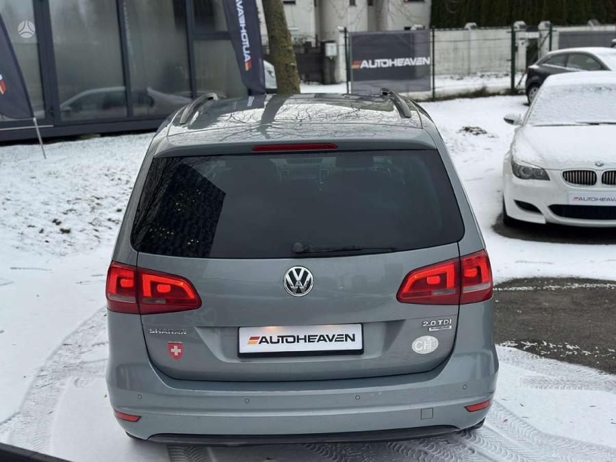 Blue Volkswagen Sharan 2011 in Vilnius, with an engine capacity of 1.97 L and mileage of 278 thousand km for 5900 €, photo 6 on AUTOMOTO.COM.LV