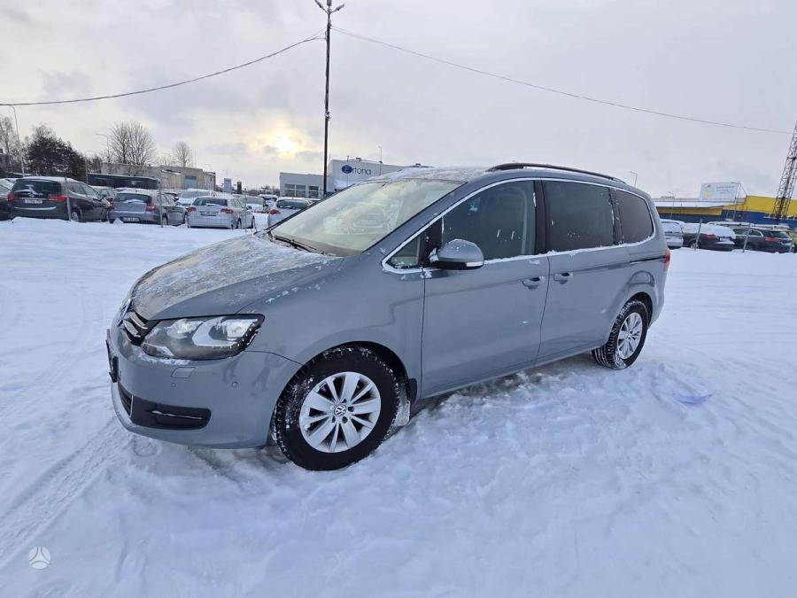 Zils Volkswagen Sharan 2011 Šauļi, ar dzinēja tilpumu 1.97 L un nobraukumu 302 tūkst. km par 5750 €, foto 4 vietnē AUTOMOTO.COM.LV
