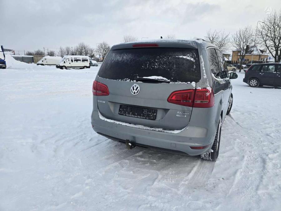 Zils Volkswagen Sharan 2011 Šauļi, ar dzinēja tilpumu 1.97 L un nobraukumu 302 tūkst. km par 5750 €, foto 7 vietnē AUTOMOTO.COM.LV