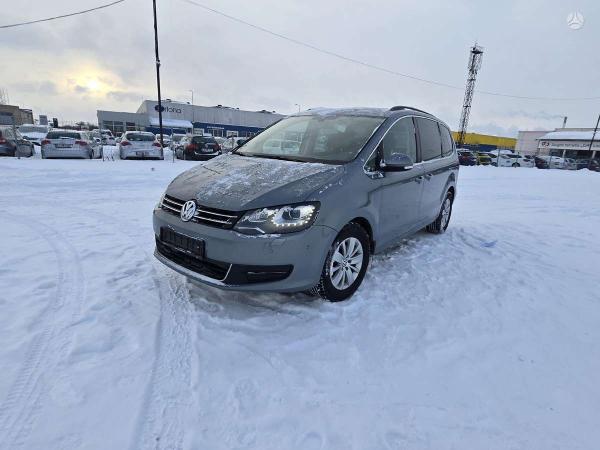 Zils Volkswagen Sharan 2011 Šauļi, ar dzinēja tilpumu 1.97 L un nobraukumu 302 tūkst. km par 5750 €, foto 3 vietnē AUTOMOTO.COM.LV