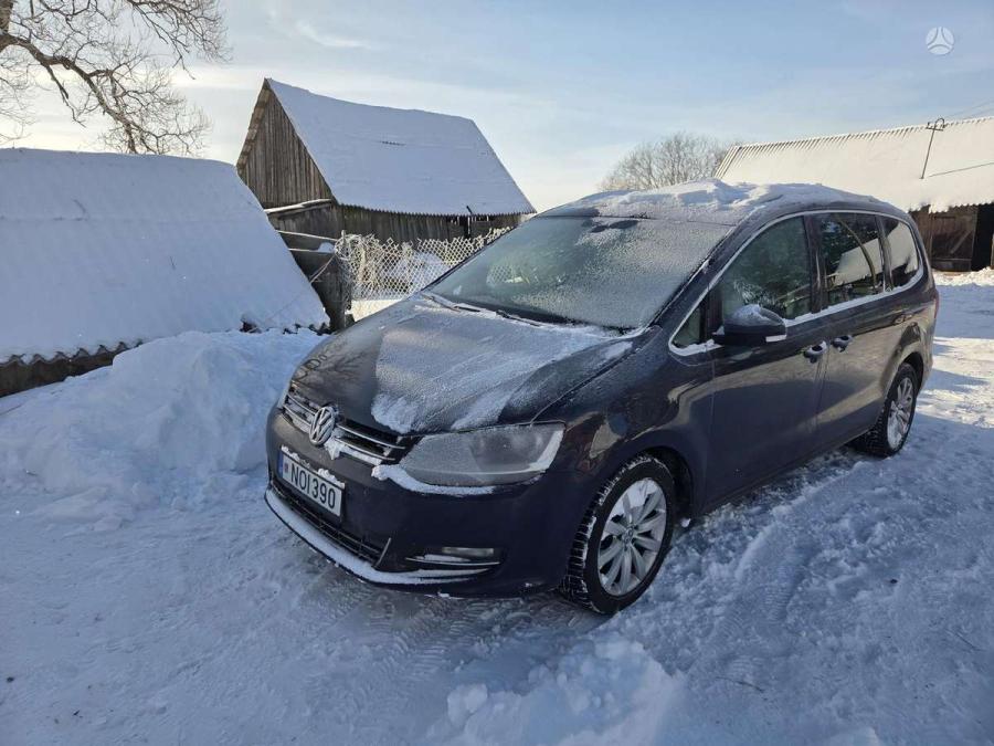 Синий Фольксваген Шаран 2011 в Тельшяй, объемом двигателя 1.97 л и пробегом 4 тыс. км за 5500 €, фото 1 на AUTOMOTO.COM.LV