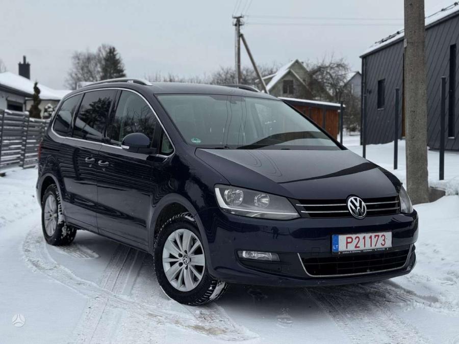Blue Volkswagen Sharan 2011 in Alytus, with an engine capacity of 1.97 L and mileage of 209 thousand km for 7950 €, photo 1 on AUTOMOTO.COM.LV