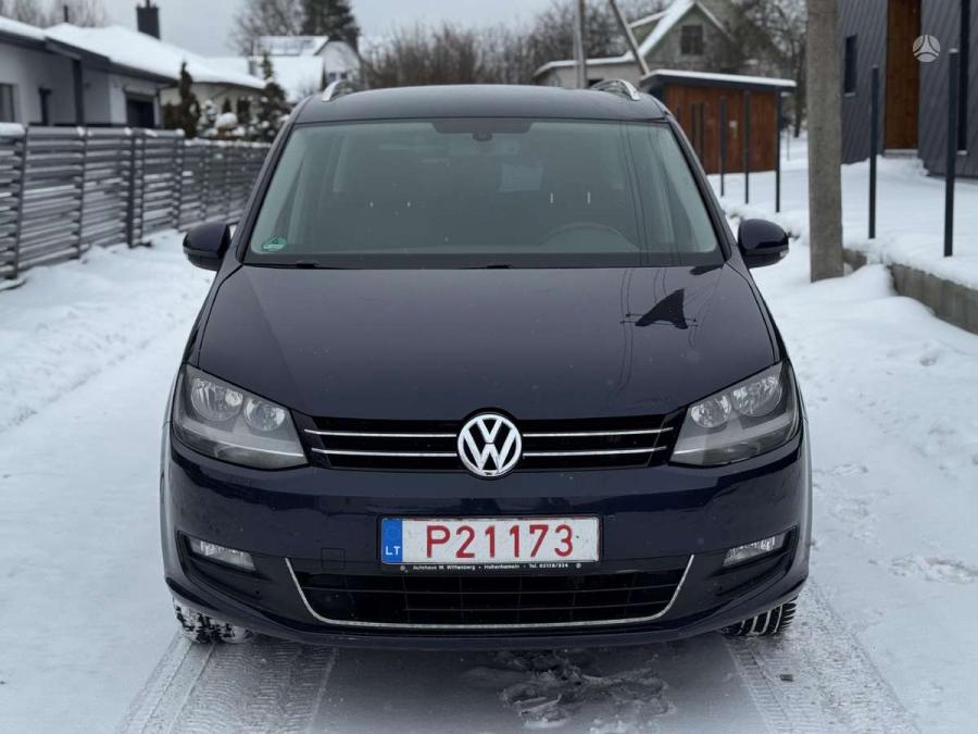 Blue Volkswagen Sharan 2011 in Alytus, with an engine capacity of 1.97 L and mileage of 209 thousand km for 7950 €, photo 2 on AUTOMOTO.COM.LV