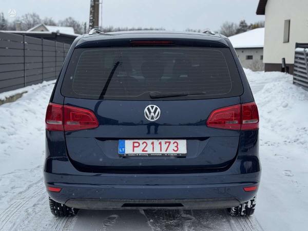 Blue Volkswagen Sharan 2011 in Alytus, with an engine capacity of 1.97 L and mileage of 209 thousand km for 7950 €, photo 5 on AUTOMOTO.COM.LV