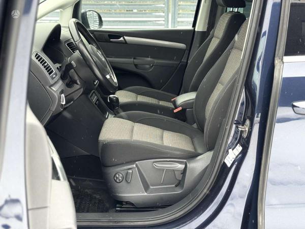 Zils Volkswagen Sharan 2011 Alīta, ar dzinēja tilpumu 1.97 L un nobraukumu 209 tūkst. km par 7950 €, foto 11 vietnē AUTOMOTO.COM.LV