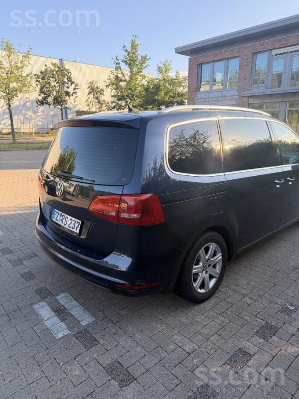 Blue Volkswagen Sharan 2011 in Riga, with an engine capacity of 2.00 L and mileage of 347 thousand km for 7600 €, photo 3 on AUTOMOTO.COM.LV