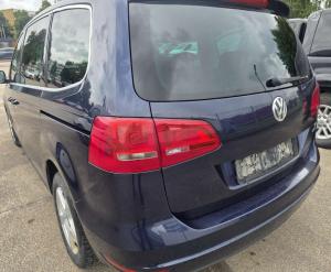 Blue Volkswagen Sharan 2011 in Marijampole, with an engine capacity of 1.39 L and mileage of 217 thousand km for 4200 €, photo 5 on AUTOMOTO.COM.LV