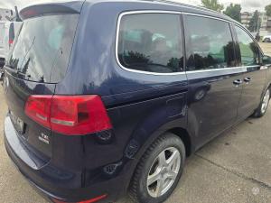 Blue Volkswagen Sharan 2011 in Marijampole, with an engine capacity of 1.39 L and mileage of 217 thousand km for 4200 €, photo 6 on AUTOMOTO.COM.LV
