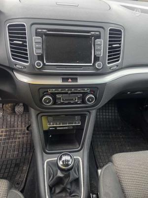 Blue Volkswagen Sharan 2011 in Marijampole, with an engine capacity of 1.39 L and mileage of 217 thousand km for 4200 €, photo 14 on AUTOMOTO.COM.LV