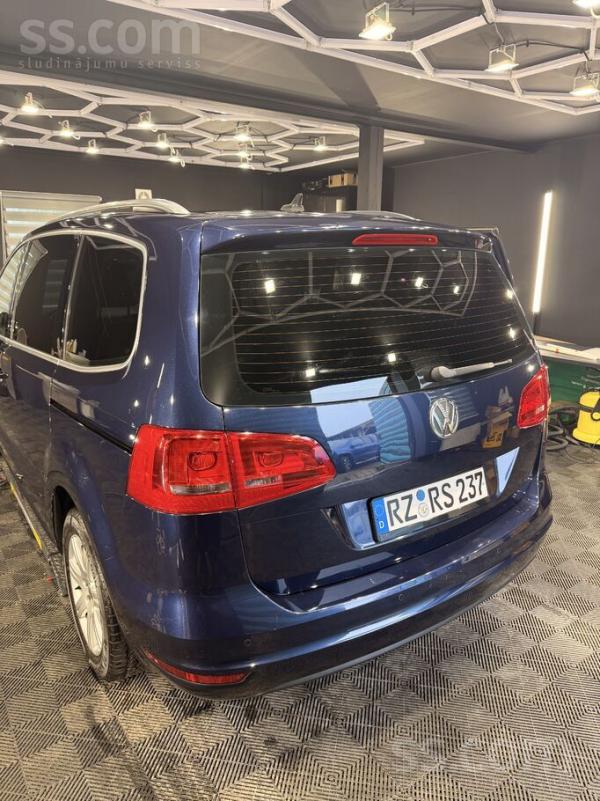 Blue Volkswagen Sharan 2011 in Riga, with an engine capacity of 2.00 L and mileage of 346 thousand km for 7800 €, photo 3 on AUTOMOTO.COM.LV